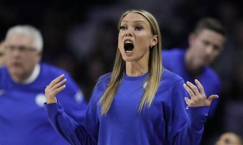 Amber Whiting Resigns As Byu Womens Basketball Coach Yahoo Sports