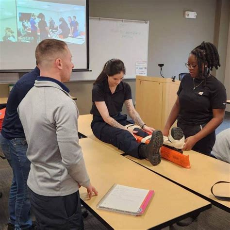 Accelerated Emt Course Become A Certified Emt In 4 Or 5 Weeks Missioncit