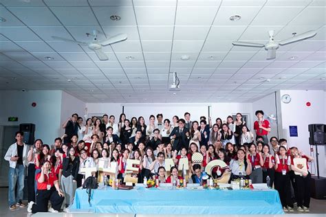 Cao Mỹ Kim Ngồi Ghế Nóng The Mic Người Dẫn Chương Trình Tài Năng 2024