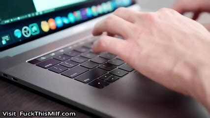 Eva Elfie Fucked A Fan On Stream