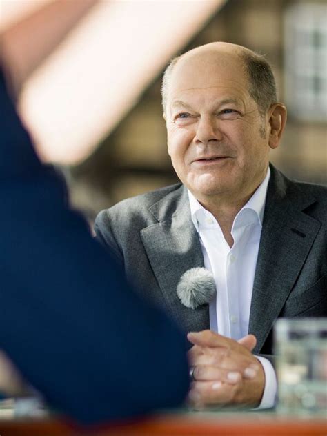 Der Kanzler ist wieder richtig an Bord nach seinem Urlaub.