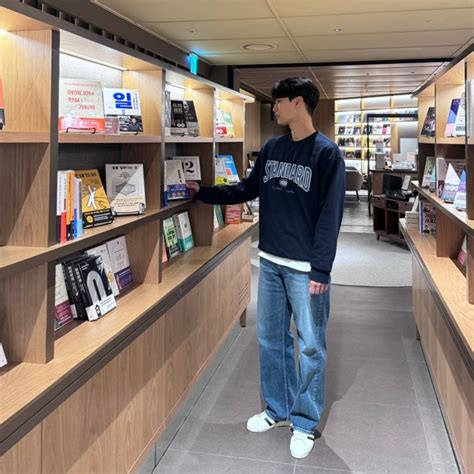 남자 루즈핏 맨투맨 체이스 컬트 공용 그래픽 로고 맨투맨 티셔츠로 봄코디 완성하기 네이버 블로그