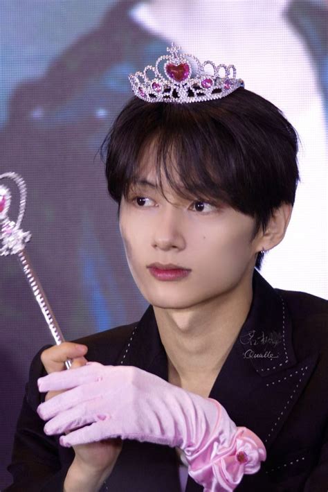 Pin By Eu Você On Jun Hui In 2025 Seventeen Jun Seventeen Junhui Seventeen