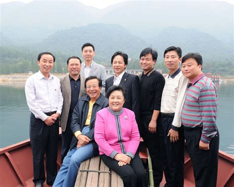 2009年10月26日 28日，原中央政治局常委、国家副主席曾庆红到庐山西海考察庐山西海风景名胜区官网庐山西海官网江西风景区官网