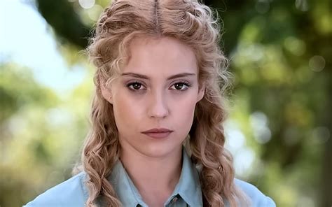 La Promesa” Así Es Ana Garcés Jana Su Desconocida Y Brillante