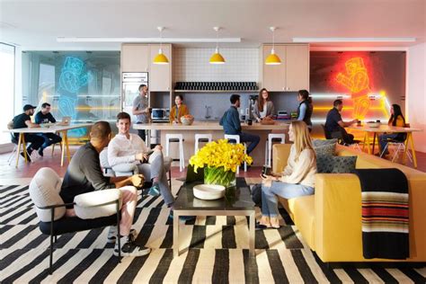 wework opens san francisco hq in pelli clarke pelli s salesforce tower