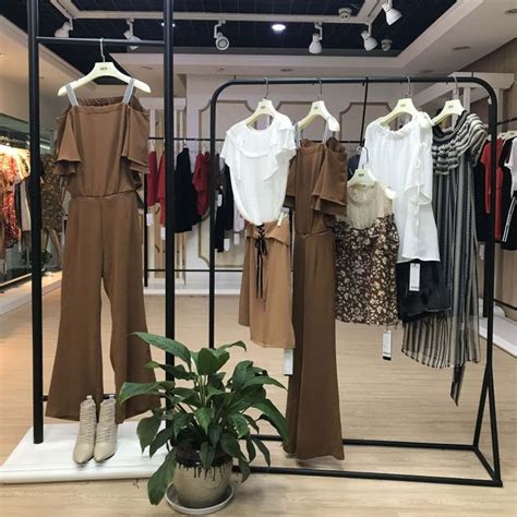 便宜女装货源找——杭州四季青服装批发市场地址批发供应瑞丽连衣裙套装品牌折扣尾货分份 便宜女装货源找——杭州四季青服装批发市场地址批发供应瑞丽连衣裙套装品牌折扣尾货分份