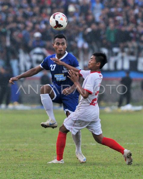 Psis Melawan Persis Antara Foto