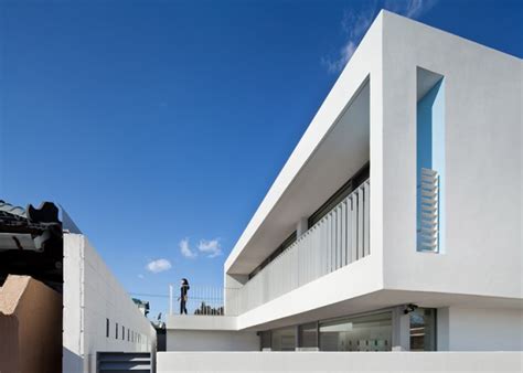 172m2 House By Jmy Architects Maintains Privacy