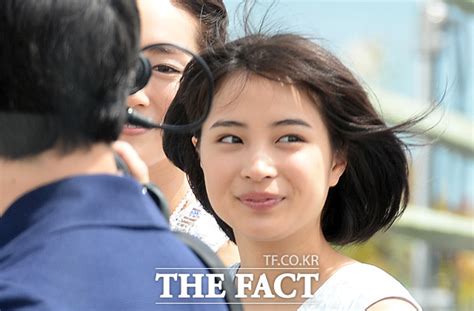 [tf포토] 히로세 스즈 깨물어 주고 싶은 여린 미소 포토 기사 더팩트