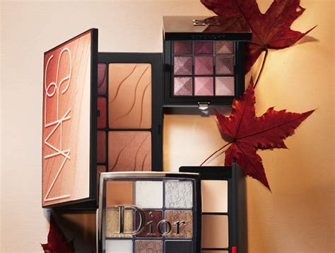 가을 무드의 아이섀도 팔레트