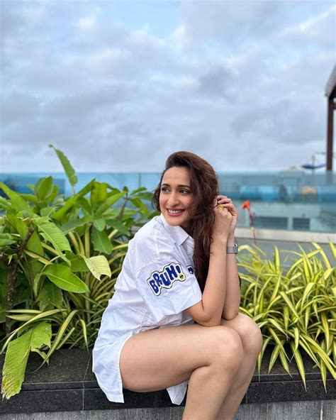 Pragya Jaiswal [old] R Thighzone