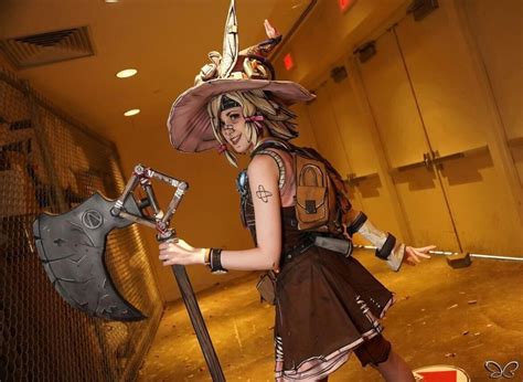 Tiny Tinas Cosplayer Puts The Wonder In Wonderlands