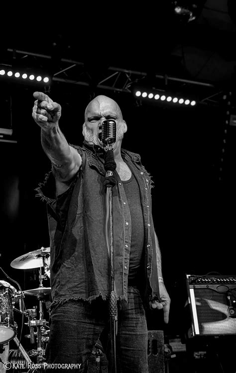 Blaze Bayley Getroffen Door Hartaanval Metalfansbe
