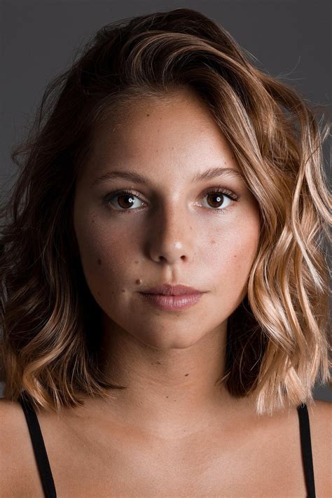 Laura Dutra About Entertainment Ie