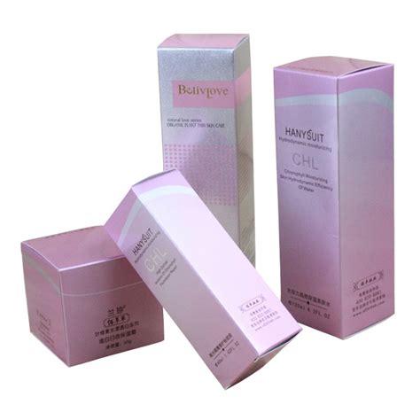 Custom Luxury Moisturizer Packaging Boxes With Silver Foil Logo