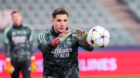 Синът на Канисарес подписа договор с Реал Мадрид