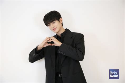 배우 김민규 수어 알린다 밀알복지재단 ‘수어톡톡 캠페인 참여