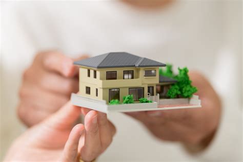 転勤の際、住宅ローンが残った持ち家はどうするのが正解？人に貸す？売却する？空き家にする？それぞれの注意点を解説！ おうちモールコラム