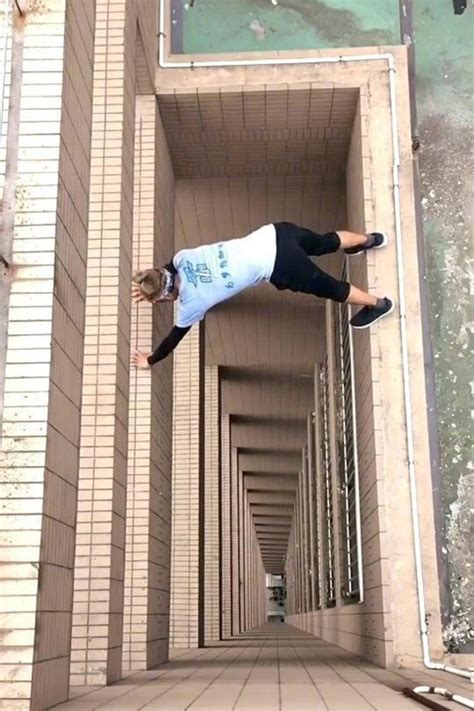 Wu Yongning Photos Of The Late Chinese Rooftopper Daredevil Hollywood Life