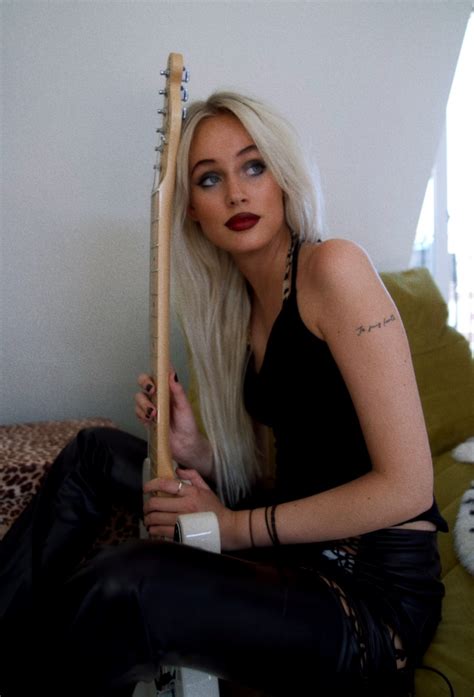 Sofia Ford Shares New Single Big Deal • Lock