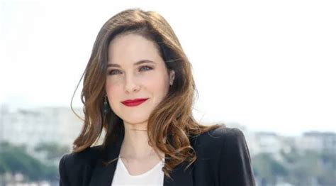 Caroline Dhavernas Height Weight Measurements Age Biography