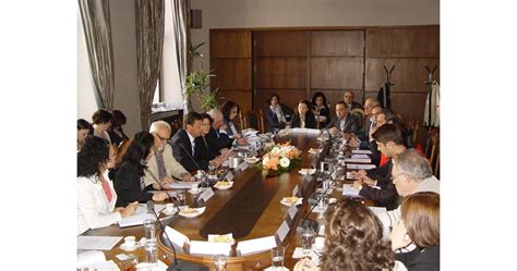 Потребителите на мобилни услуги все по често търсят правата си