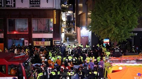 halloween horror in seoul as stampede leaves 151 dead president