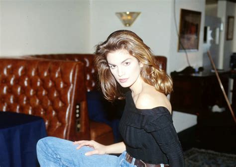 Cindy Crawford By L Cohen In 1994 九十年代的辛迪·克劳馥财经头条