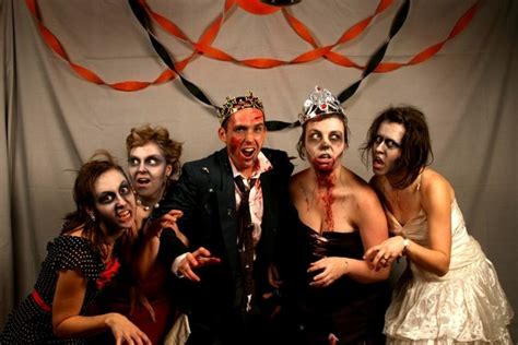 Zombie Prom Theme Cassie Stephens Diy A Prom Zombie Dress