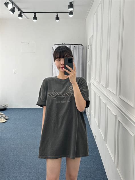 유니스 페인 피그먼트 빈티지 남녀공용 유니섹스 커플 프린트 영어 코튼 면 자수 배색 여름 77사이즈 110사이즈 빅사이즈 오버핏 루즈핏 박시 반팔 티셔츠그레이차콜