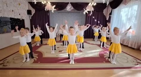 Танец Смайлики — Видео от Гармония Света Смотреть онлайн в поиске Яндекса по Видео