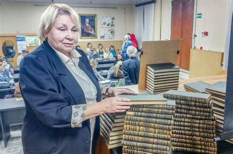 Крымской библиотеке подарили словарь Брокгауза и Ефрона