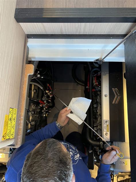 How often should you check the engine oil level of your boat? - Sailing ...