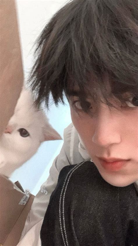 Wang Zi Lin 王梓琳 การถ่ายภาพผู้ชาย ผู้ชายหล่อ ทรงผม