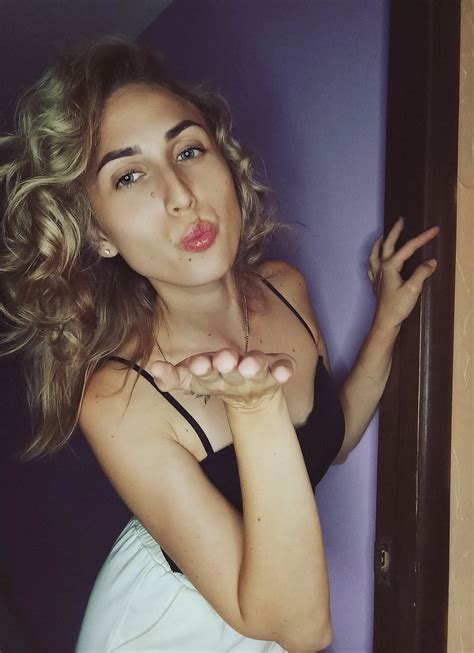 Отправил ла Вам заявку в друзья И пожелал ла тебе всего самого чудесного в этой жизни 🫶