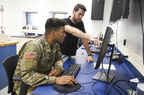 Army Offers West Point Cadets Hands On Stem Experience Through Summer
