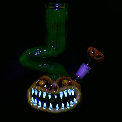 Pulsar Bent Neck Scary Pumpkin Bong