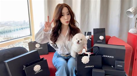 샤넬 2000만원 쇼핑 하울💸 20대 열일해서 모은 명품 가방지갑악세사리 리뷰🛍️ 특이한 제품만 사는 나에요🙋🏻‍♀️ Youtube