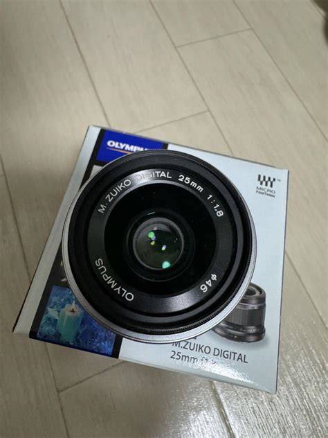 M Zuiko Digital 25mm F1 8 シルバー レンズ 単焦点