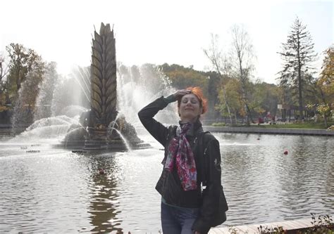 Near Fountain 20 Pics Xhamster