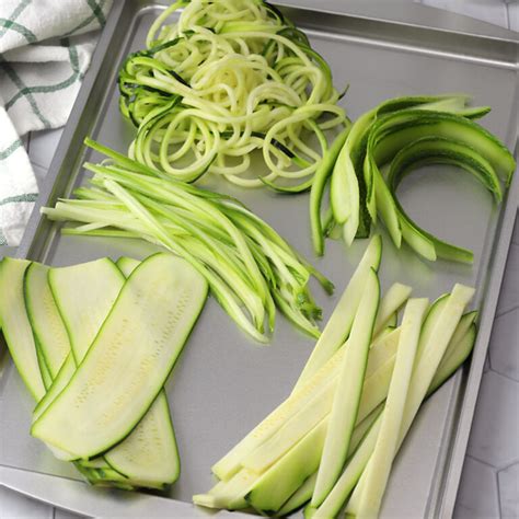 The Difference Between Male And Female Zucchini Flowers Zucchini Zone