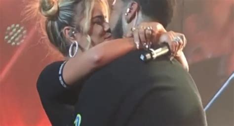 Instagram: Karol G y Anuel AA confirman su romance con apasionado beso ...