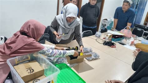 Arduino Untuk Pengajaran Robotika Di Sekolah Alam Gaharu