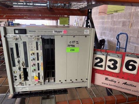 TEKTRONIX TLA 721 LOGIC ANALYZER Bentley Associates LLC