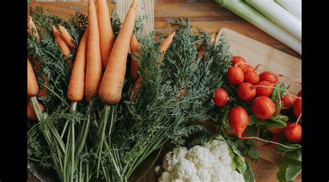 В России упали цены на овощи из борщевого набора