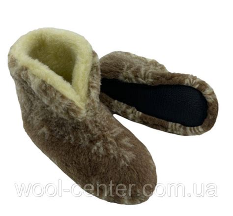 Чуни з овчини орнамент олені продаж ціна у Івано Франківській області Жіночі домашні капці