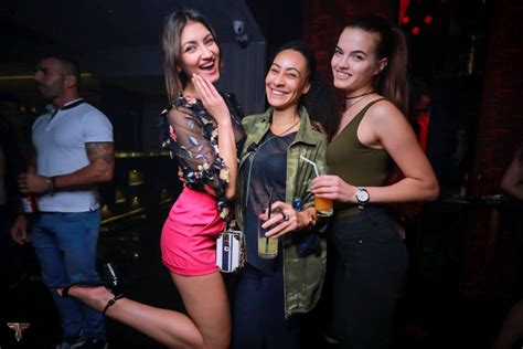 Top 5 Best Clubs In Mumbai For An Incredible Ladies Night Experience