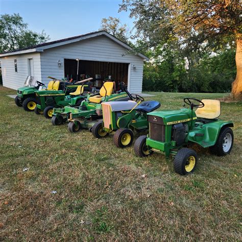 4 x John Deere Lawn/Garden Tractors 110/112 - Lawn Mowers - Omaha ...