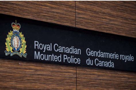 ஸ்காப்ரோ கத்தி குத்து தாக்குதலில் 2 பேர் காயம் கனடாமிரர்